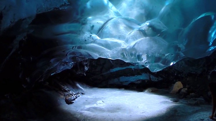 If You Combined "Dark Knight" With "Frozen" This Hauntingly Beautiful ...
