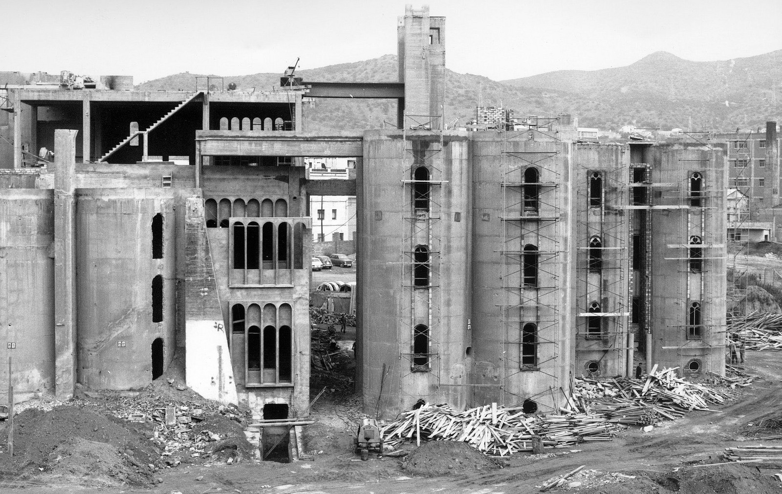 Architect Turns Cement Factory Into Epic Home - InspireMore