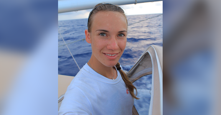 15-Yr-Old Girl Sails Around The World— By Herself. — InspireMore