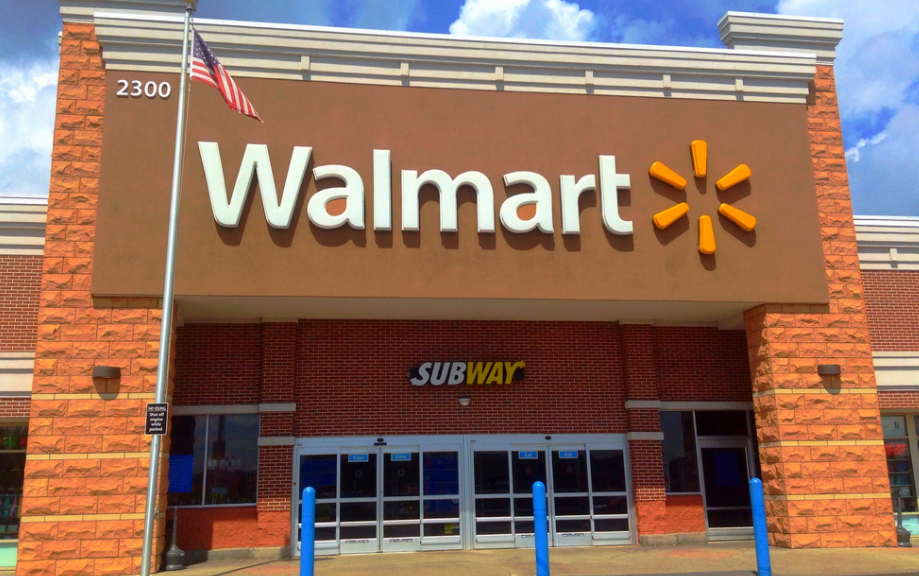 Little Boy Stops To Pray For "Missing Children" In Walmart— InspireMore