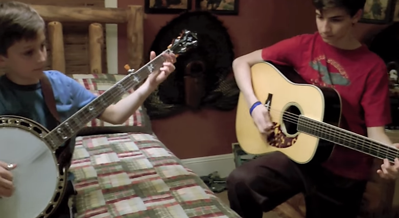 Sleepy Man Banjo Boys Playing "Dueling Banjos" — InspireMore