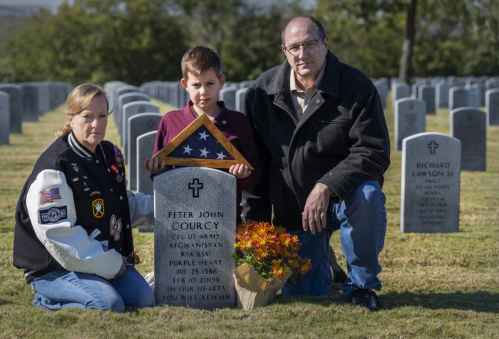 Wreaths Across America Comes To Dallas National Cemetery. -InspireMore
