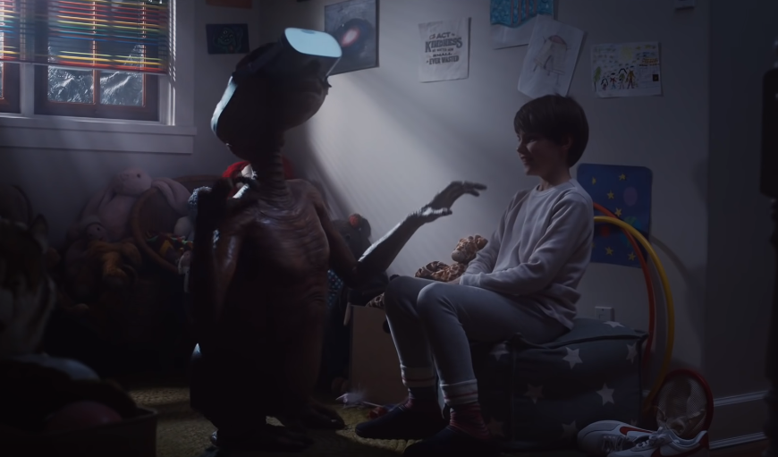 E.T. And Elliott Reunite And Meet Each Others Families. -InspireMore
