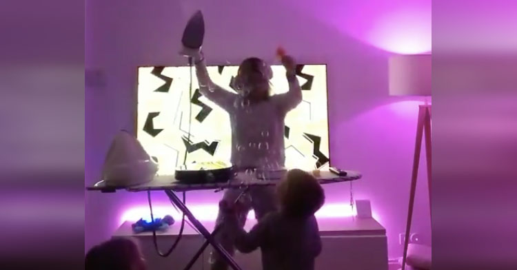 DJ Mom Transforms Living Room Into Bumping Dance Party For Her Kids ...