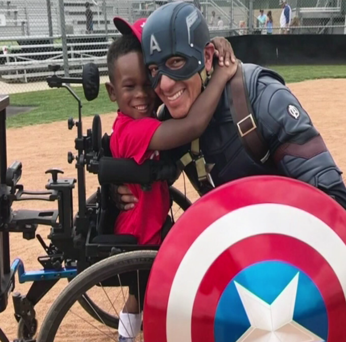 Cop Who Becomes Captain America To Cheer Up Sick Kids Gets Surprise ...
