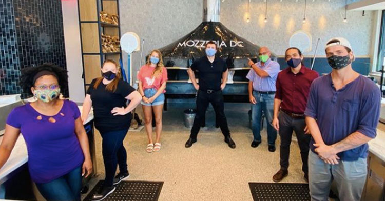 Deaf Entrepreneurs Open Pizzeria Where People With Hearing Impairments ...