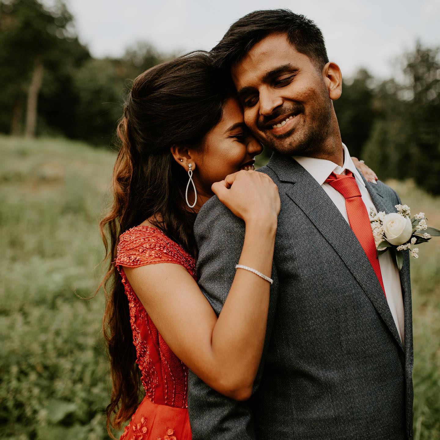 Couple Proposes To Each Other At The Exact Same Time In Priceless Photo ...