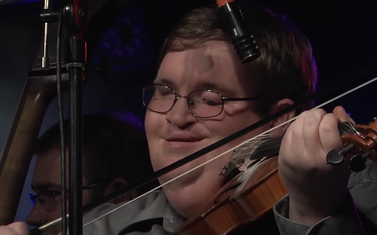 This "Fearless" Blind Fiddler Is Blowing Everyone Away With His Skill ...