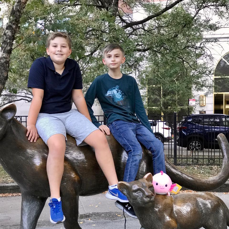 "I Feel Like I'm Dreaming." 11-Yr-Old Besties Have The Cutest Reunion ...