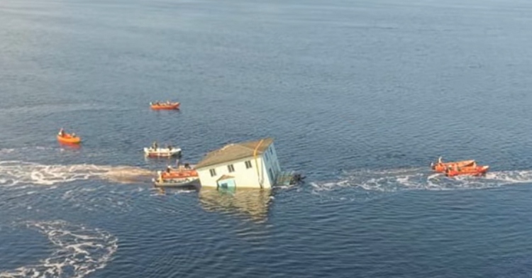 "An Outpouring Of Love." Boaters Rally To Save Couple's Dream Home From ...