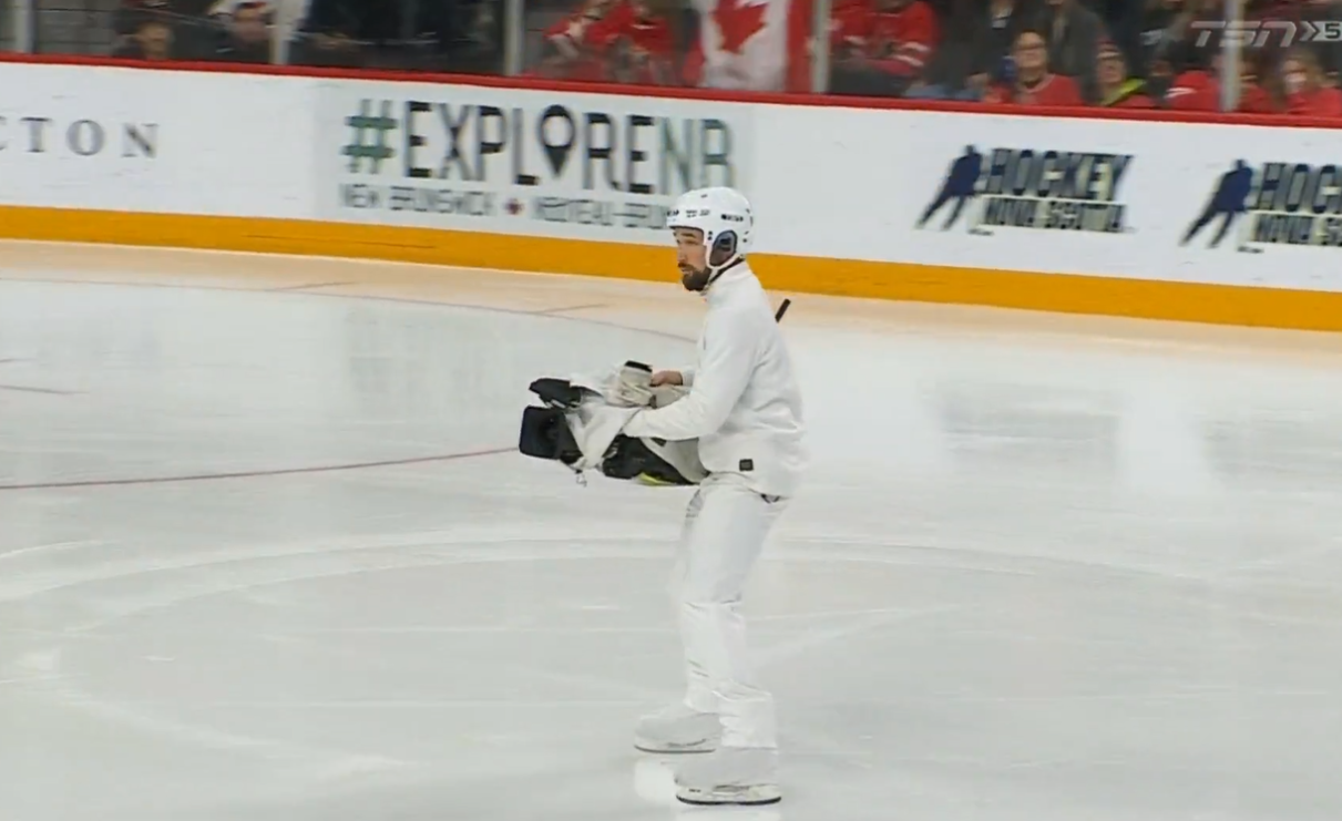 Move Over, Hockey Players! This Camouflaged Cameraman Is The Real Star ...