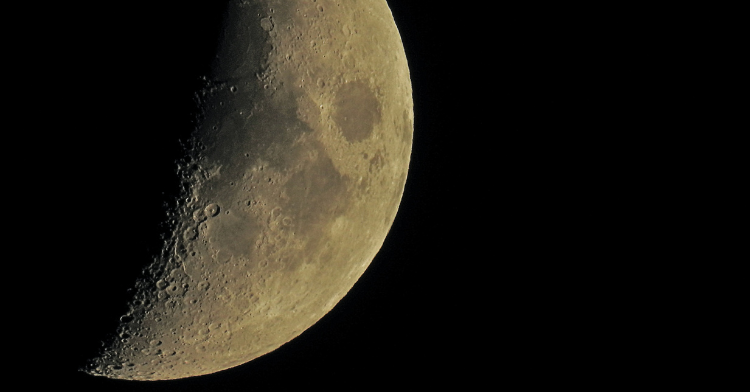 How To Catch This Month's Stunning Meteor Showers And A Full Beaver ...