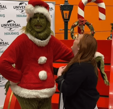 Blind Woman Asks The Grinch To Describe Himself — The Results Are Just ...