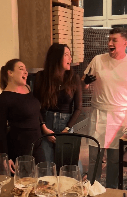 Three Opera Singers Crash Piano Player's Performance And Stun Entire ...