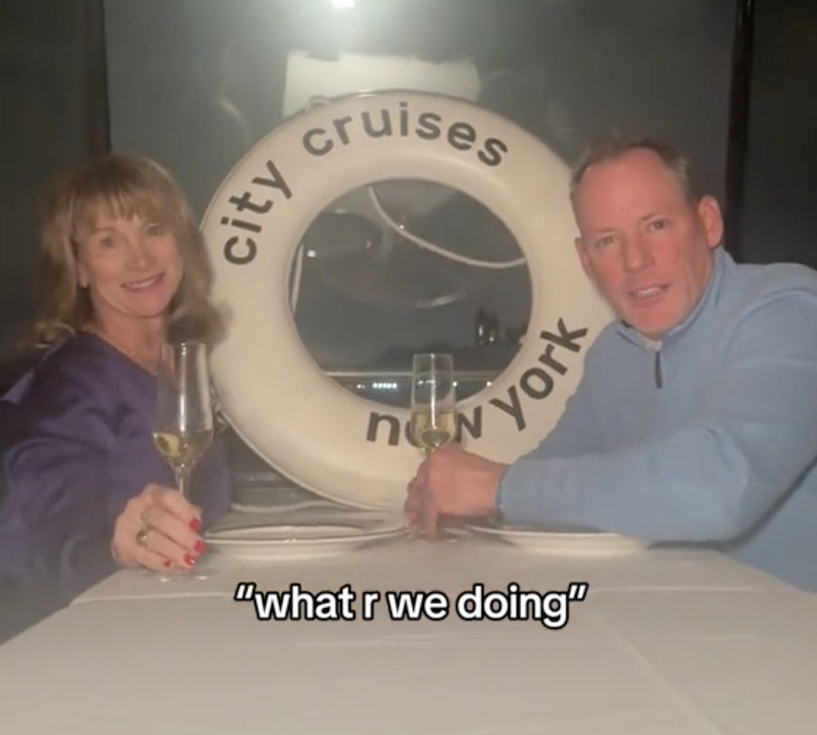 Real-Life Parent Trap: Mom And Dad Fall Back In Love Nearly A Decade ...