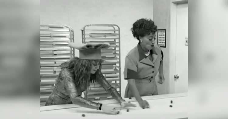 Natasha Lyonne and Tracee Ellis Ross Recreate Iconic "I Love Lucy ...