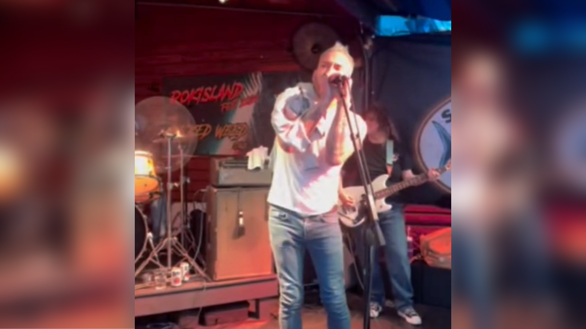 Lead Singer Of Lit Hears His Song Being Played, So He Jumps Onstage ...