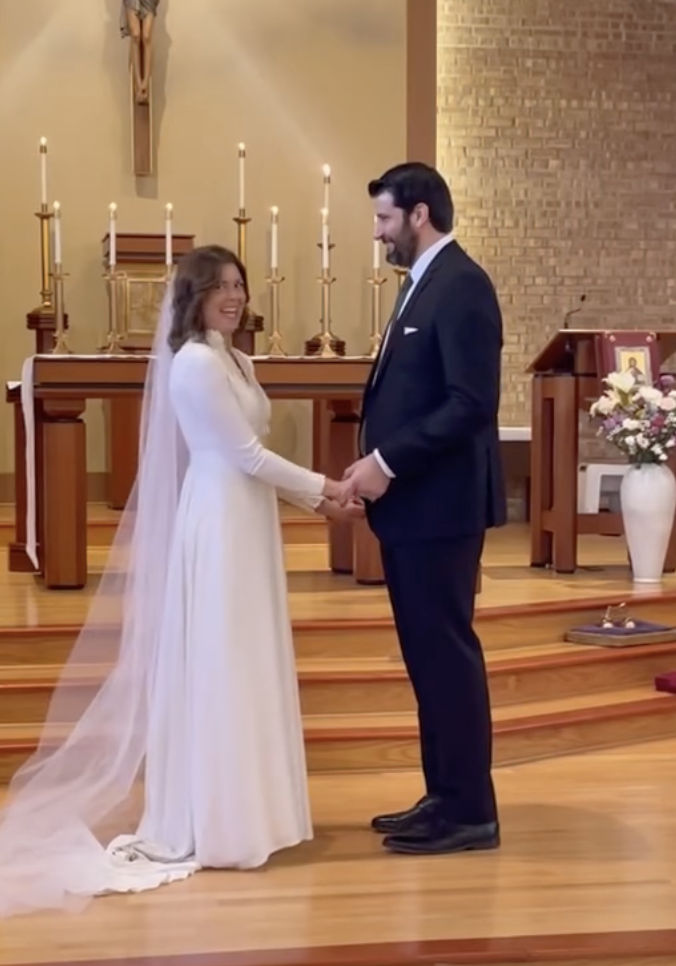 Kindergarten Teacher Surprises Students with Wedding At School, And ...