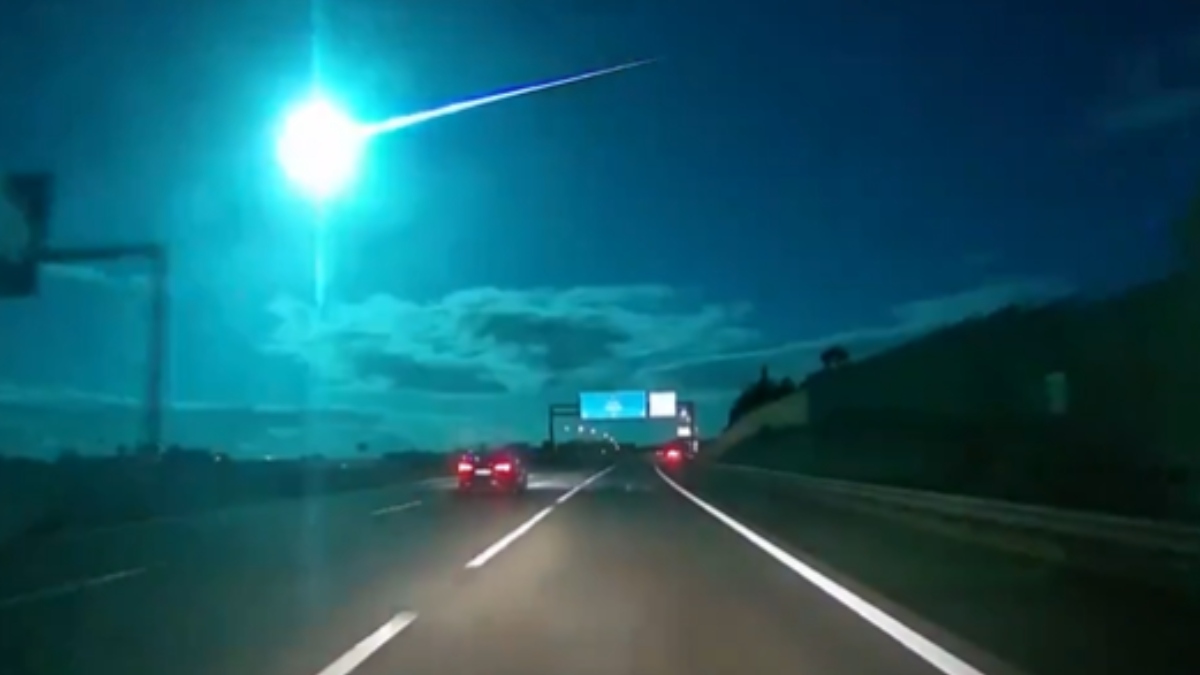 Fireball Lights Up The Sky In Footage Taken This Weekend – InspireMore