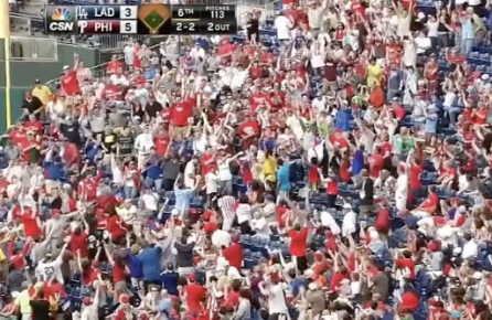 Vendor Snags Baseball in His Beer Bucket During Game – InspireMore