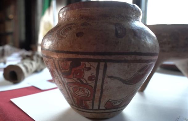Thrift Store Vase Bought For $3.99 Is Nearly 2,000-Year-Old Artifact ...