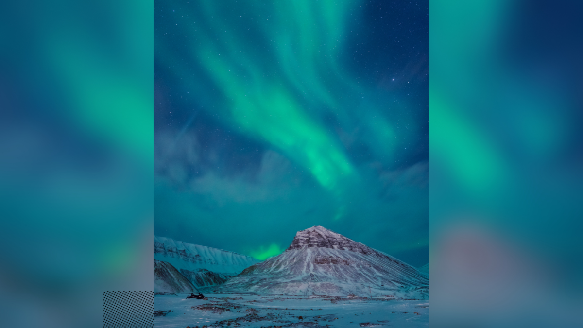 Beautiful And Rare Christmas Day "Polar Rain" Aurora Explained