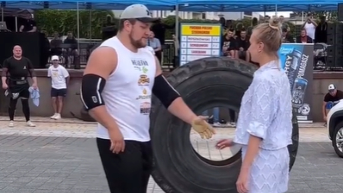 Strongman Sweeps Woman Off Her Feet With An Unexpected Skill! – InspireMore