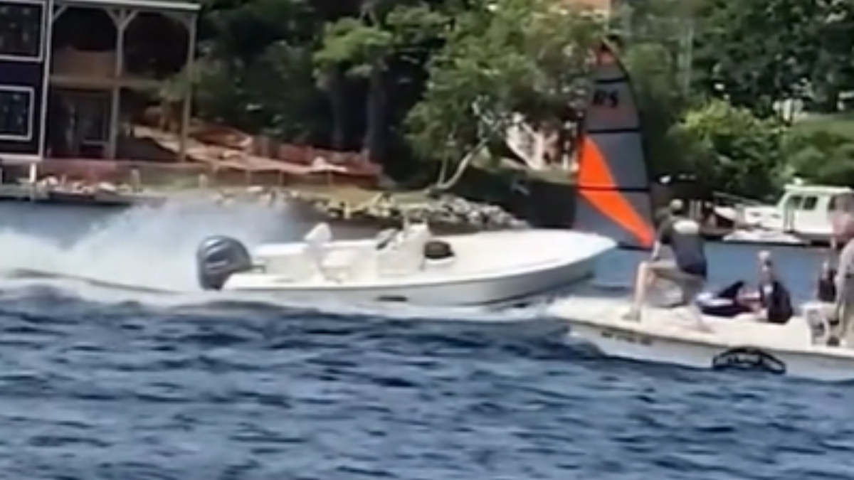 Teen Leaps From His Jet Ski To Stop Unmanned Runaway Boat – InspireMore