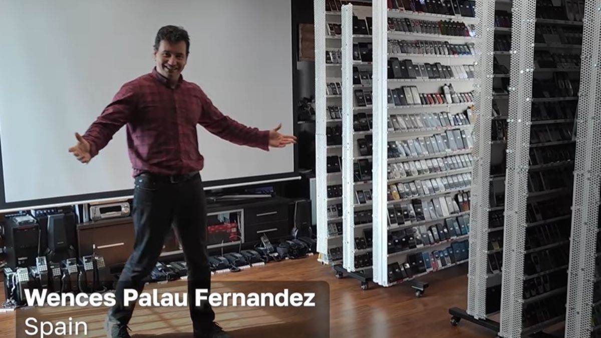 Record-Breaking Collection Of Vintage Cell Phones From Nokia – InspireMore