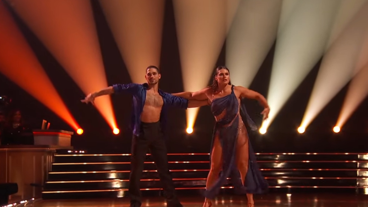 Ilona Maher Brings An Old Hollywood Feel to "DWTS"