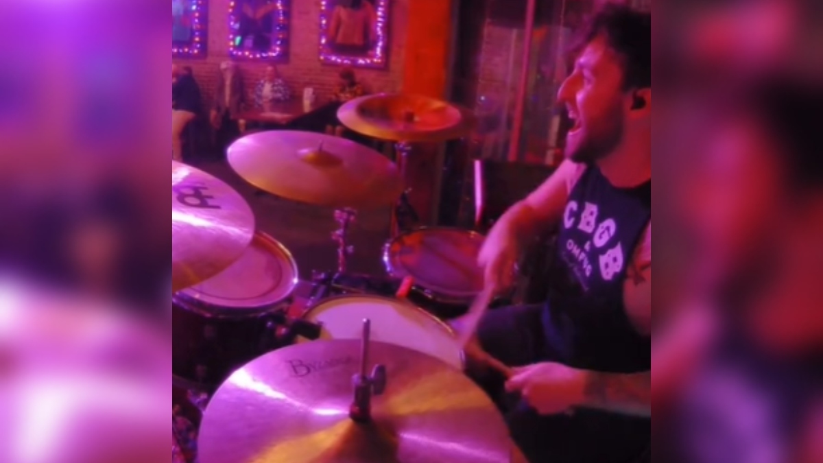 Drummer's Sound Effect Has Singer Cracking Up Mid-Performance – InspireMore