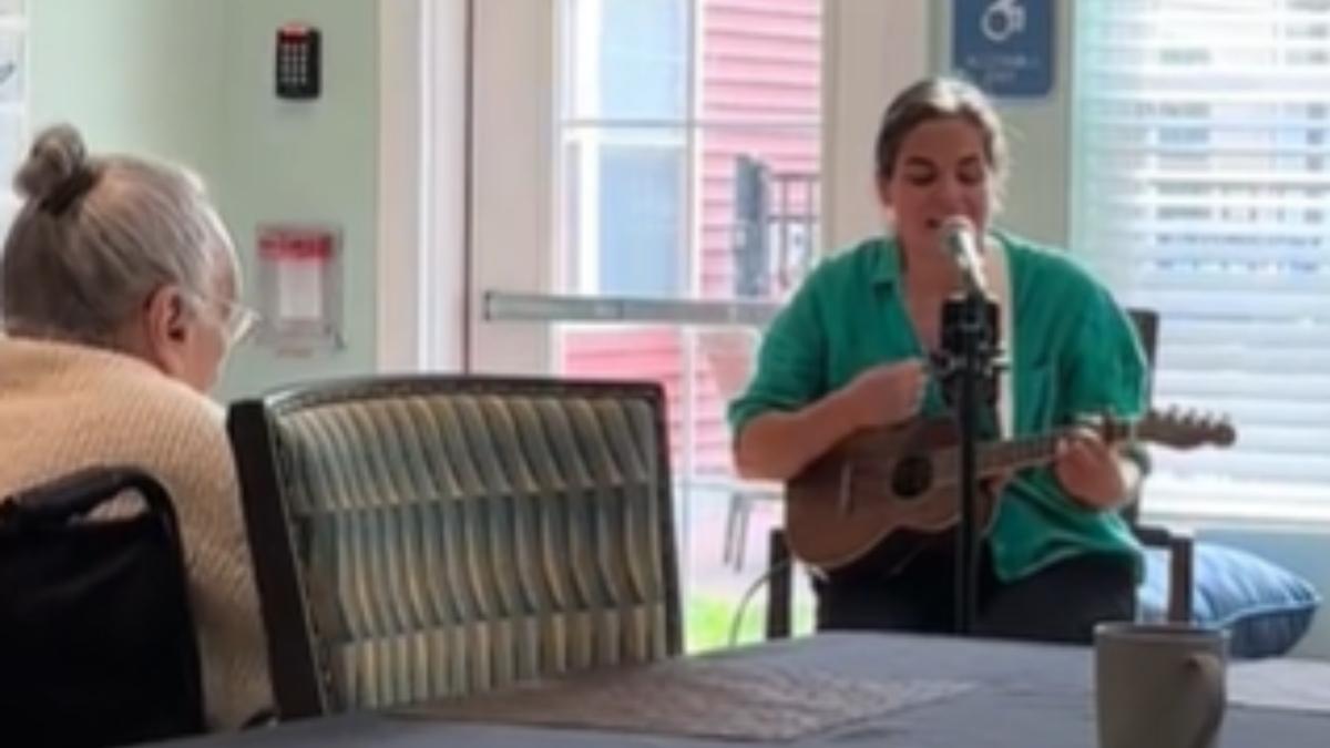 Grandma's Reaction To Nursing Home's Guest Singer Is Hilarious ...