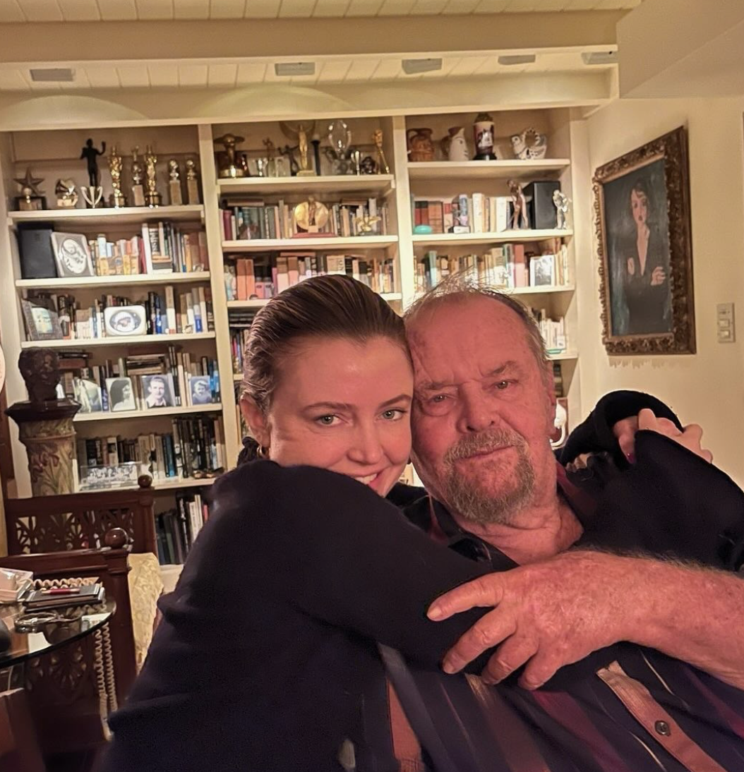 Jack Nicholson Appears In Rare Family Photo Years