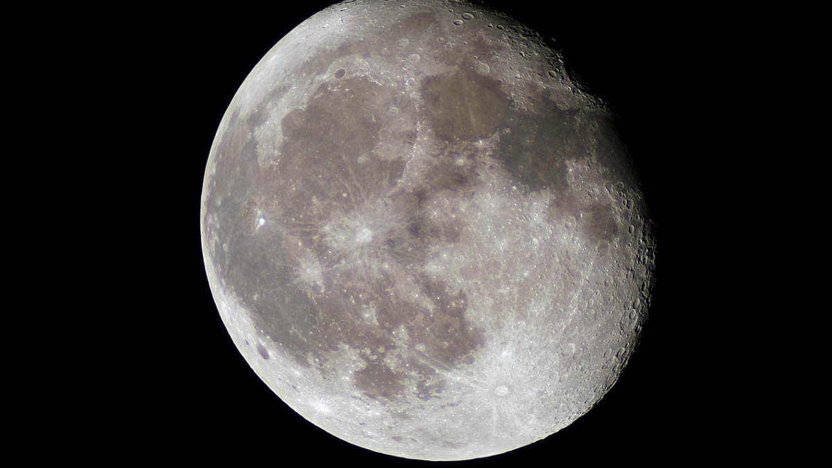 Viral Clip Shows Asteroid Hitting The Moon, Is It Real? – InspireMore