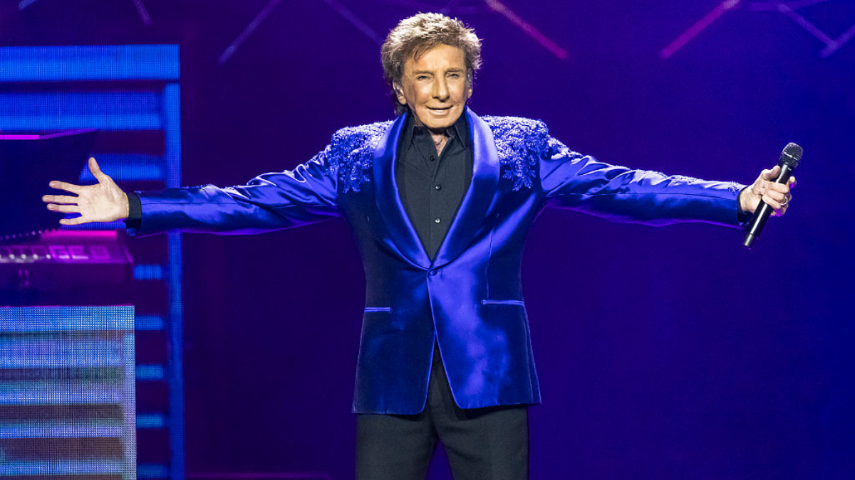 Barry Manilow To Begin Farewell Tour While He "Can Still Do It ...