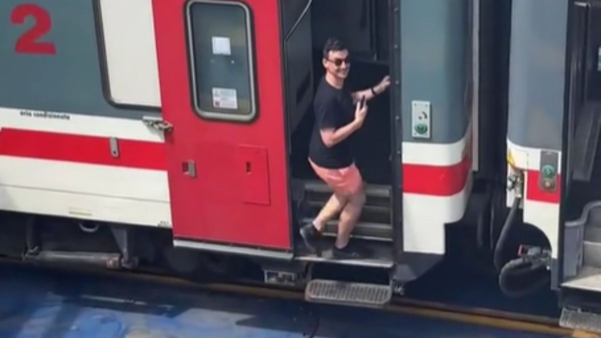 How Does A Train Get From Naples To Sicily With No Bridge? – InspireMore