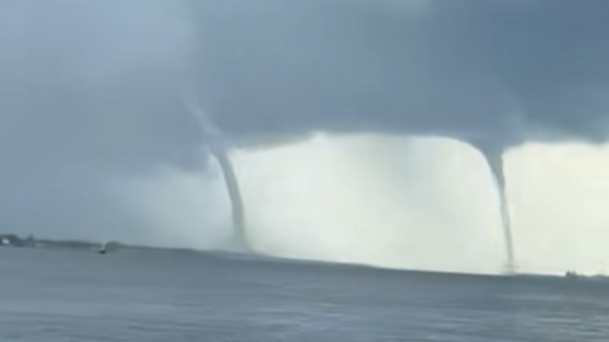 Boaters Spot One-Of-A-Kind Moment As Double Waterspouts Form – InspireMore