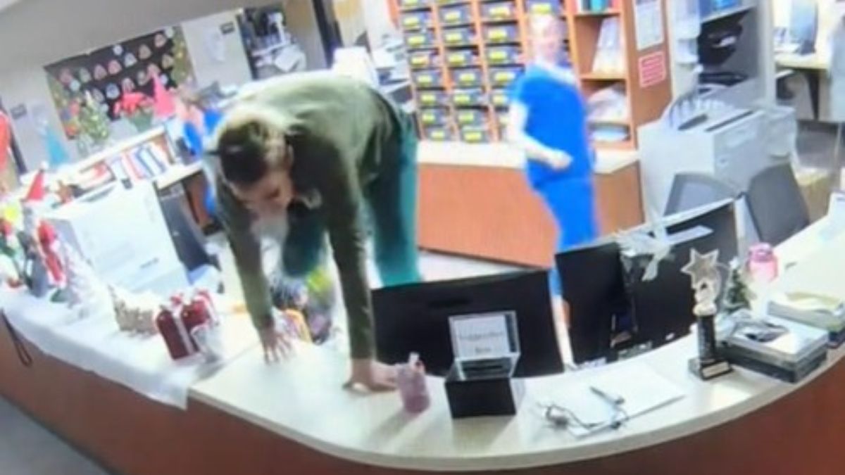 Hospital Security Camera Reveals What Happens For A Code Blue – InspireMore