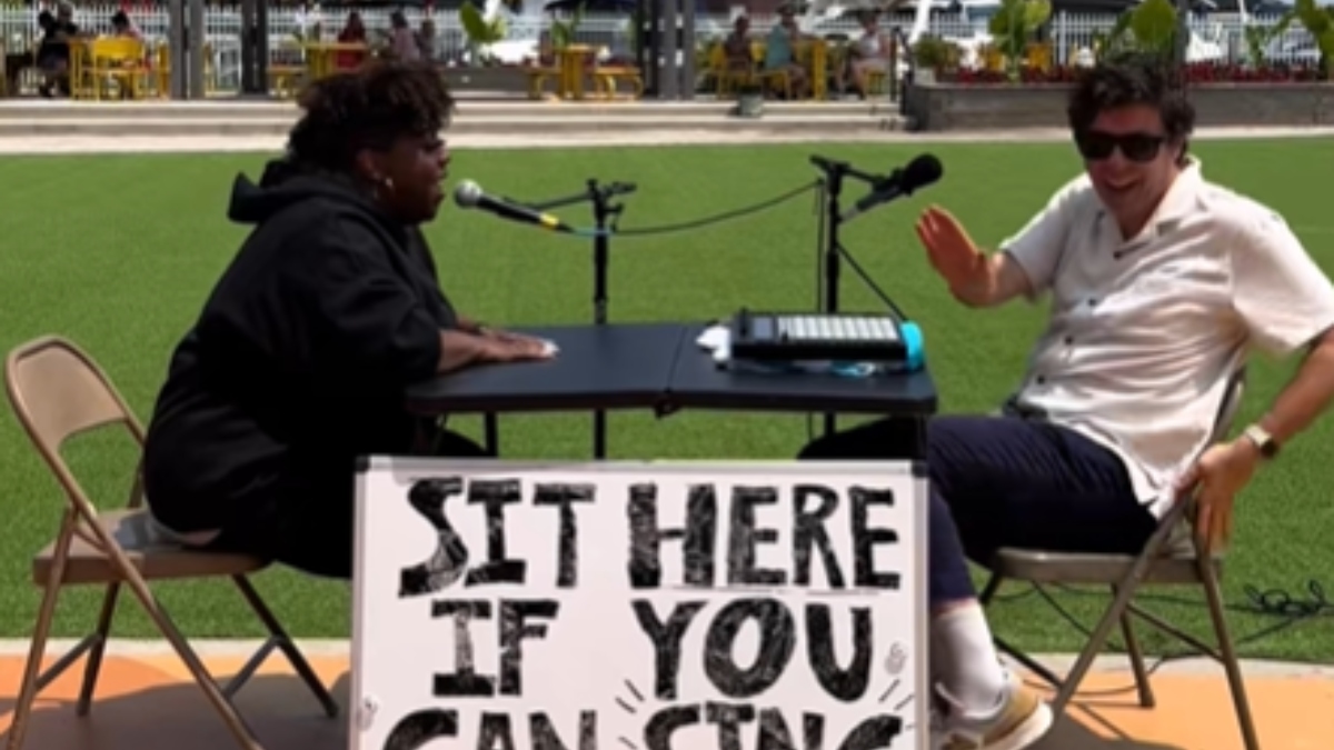 Man's Sign Asks Strangers To "Sit Here If You Can Sing" – InspireMore