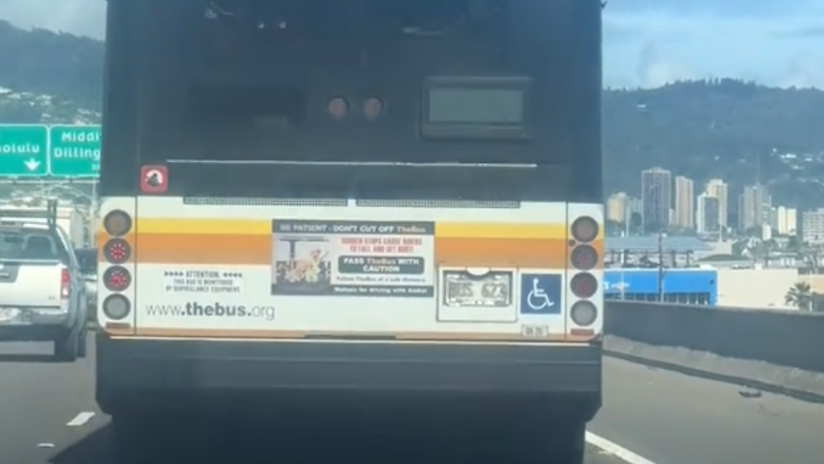 Buses In Hawaii Have A Perk When You Let Them Merge… – InspireMore