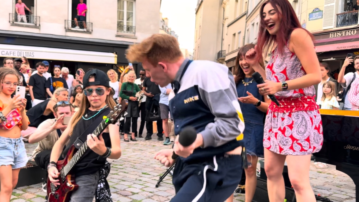 The Most "Insane" Bohemian Rhapsody Flash Mob You've Seen – InspireMore