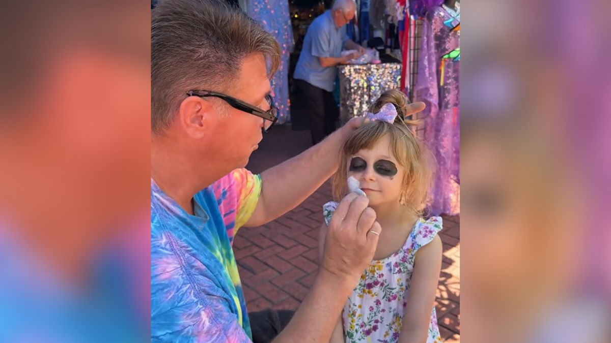 Daughter Always Asks For The Scariest Face Painting Possible – InspireMore