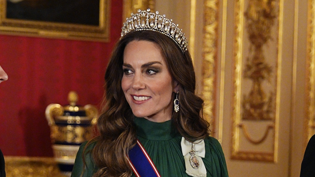 Princess Kate's Newest Royal Portrait: See Her Stun in Emerald