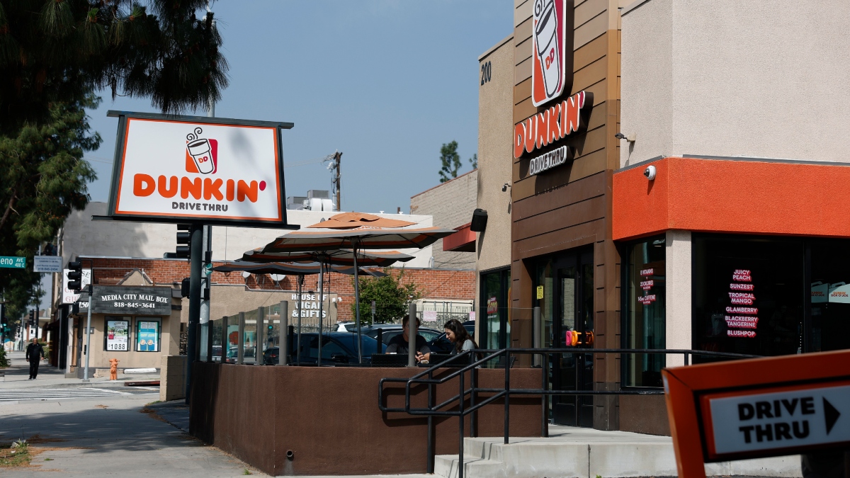 Dunkin’ Giving Away 1 Million Free Refreshers for Two Days Only ...